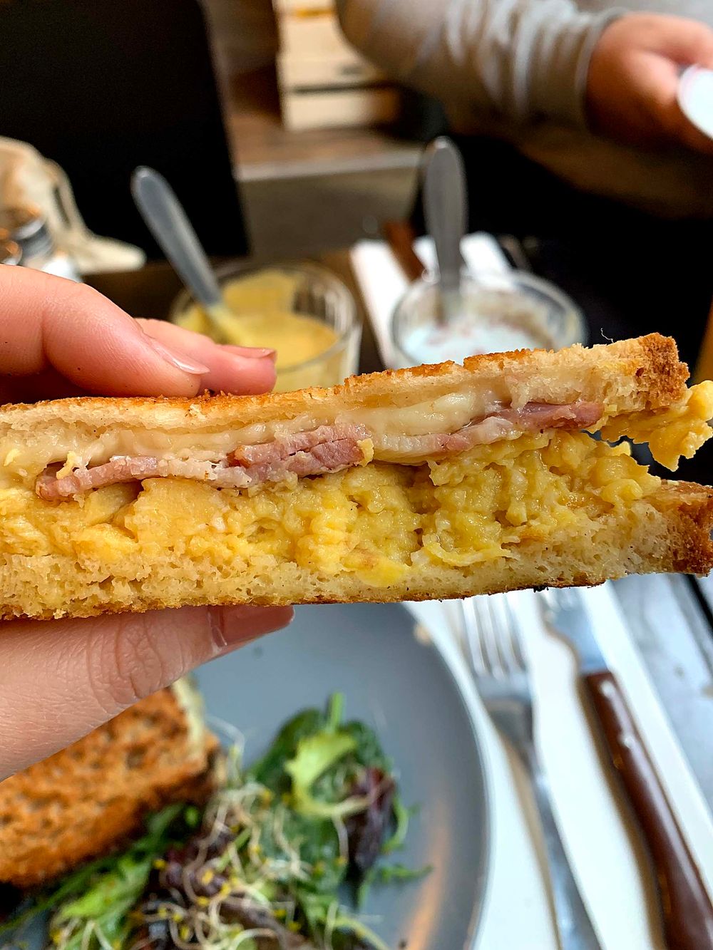 Le meilleur brunch de Montmartre chez Bleu Matin